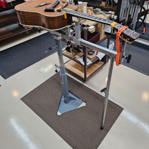 Proper's Guitar Workstation - Total Vise