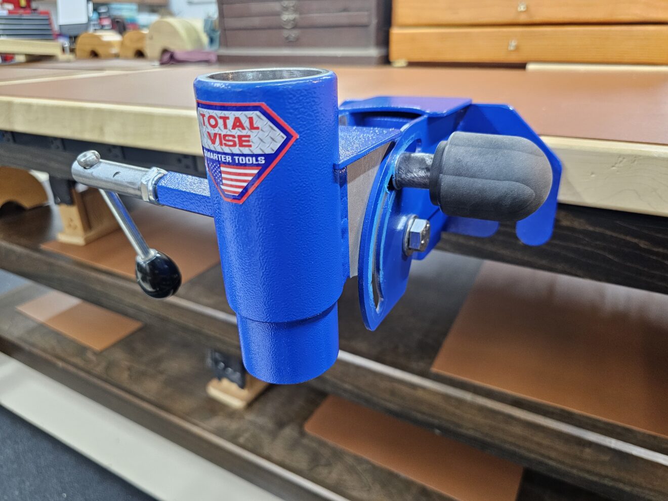 Crossover Docking Station - Total Vise