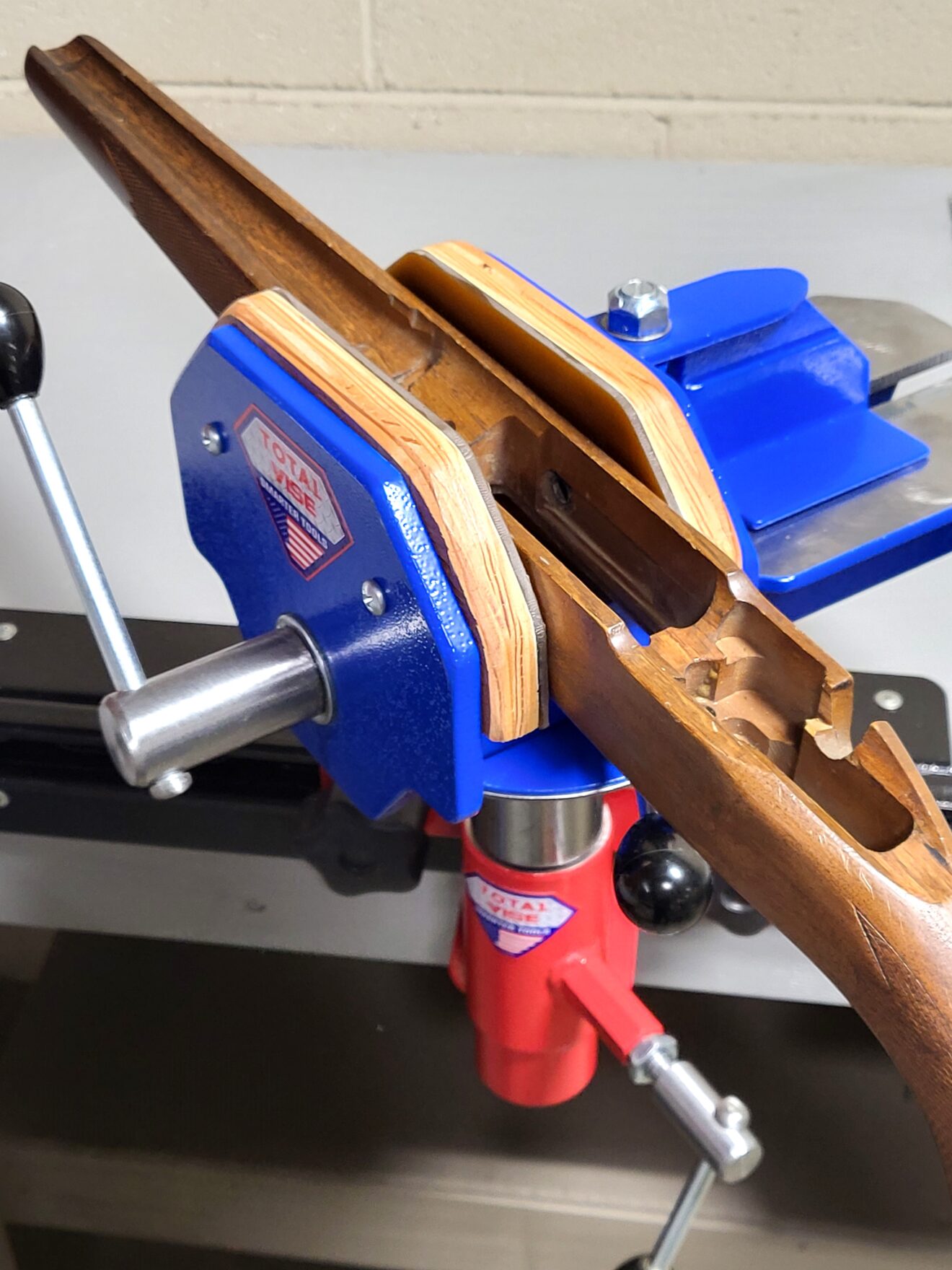 Craftsman Vise B (#10) - Total Vise